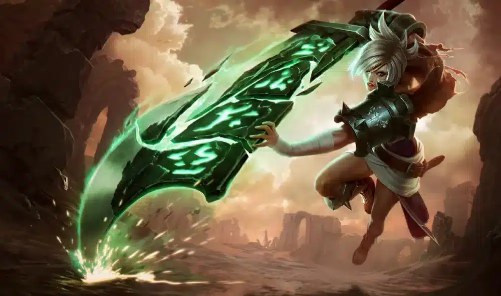 Riven League of Legends Guide: Best Build, Combos & Tips